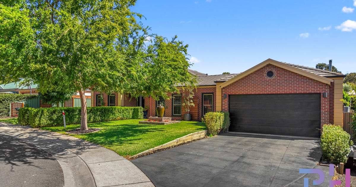 12 Ellesmere Terrace, Strathdale VIC 3550 - property.com.au