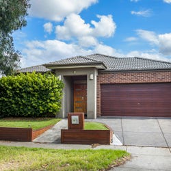 15 Runlet Drive, Point Cook, VIC 3030 - realestate.com.au