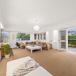 8 Hammond Street, Brighton, VIC 3186 - realestate.com.au