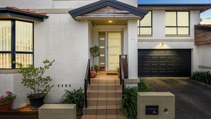 Houses for sale in Berkeley Vale, NSW 2261 - property.com.au