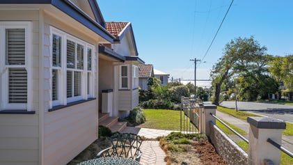 Rental properties & real estate for rent in Wynnum, QLD 4178 - property ...