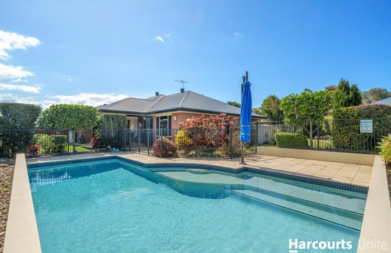 4 Orla Court, Murrumba Downs QLD 4503 - property.com.au
