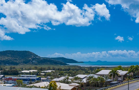 19 Whitehaven Cres, Cannonvale QLD 4802 - property.com.au