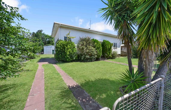 15 Whichello Street, Newtown QLD 4350 - property.com.au