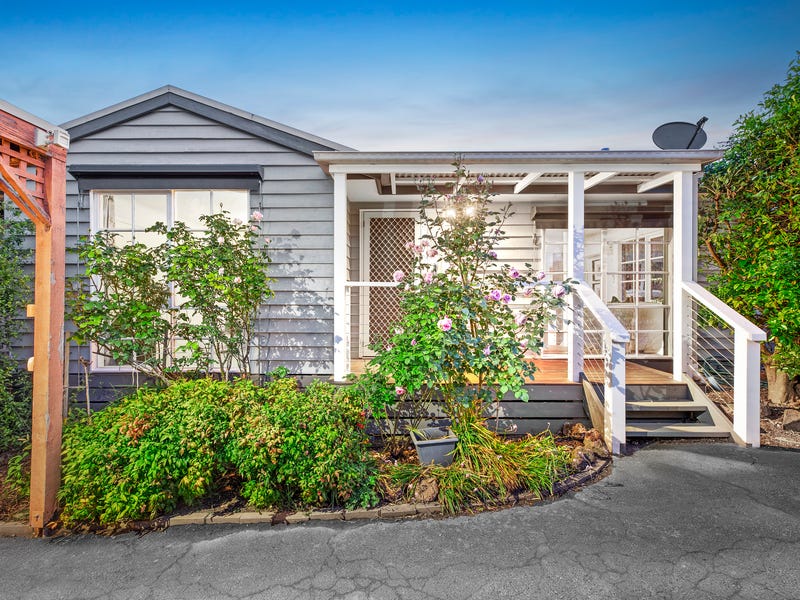 2/158 Watsonia Road, Watsonia, Vic 3087 - Property Details