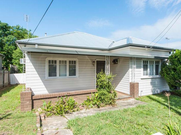 8 Higgins Street, Penrith, NSW 2750 - realestate.com.au