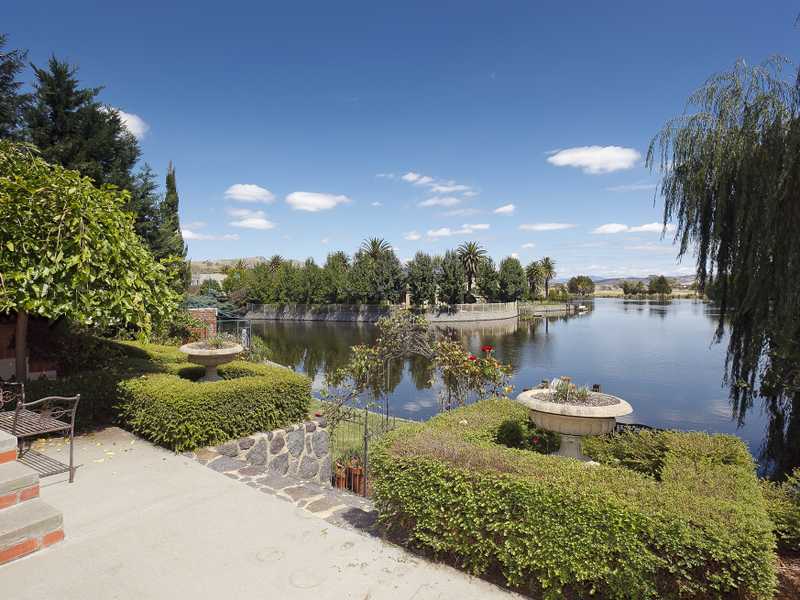 32 Lakeview Gardens, Jerrabomberra, NSW 2619 - Property Details