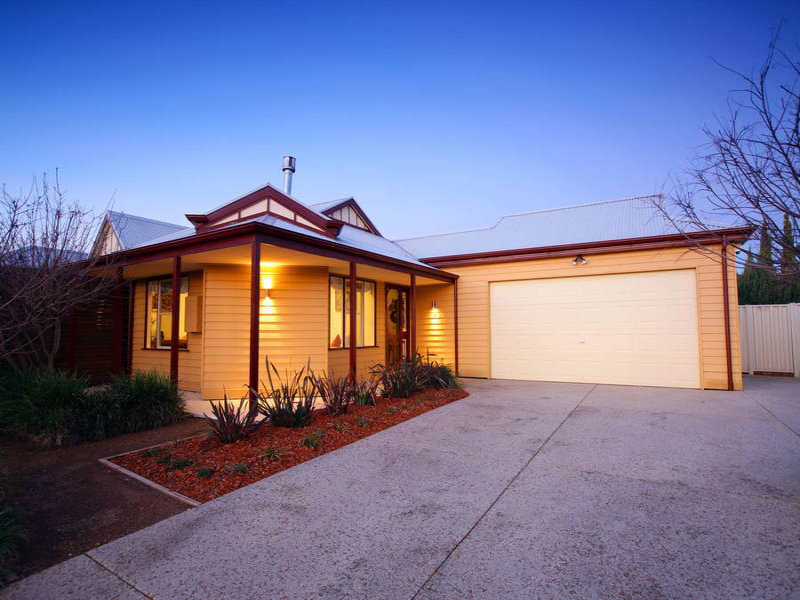 5 Sefton Lane, Caroline Springs, VIC 3023 - realestate.com.au