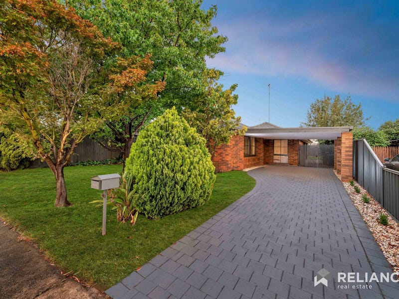 26 Derwent Road, Werribee, VIC 3030 - realestate.com.au