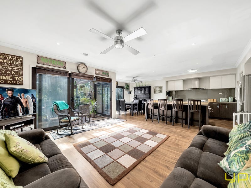 21 Springleaf Avenue, Clyde North, VIC 3978 - realestate.com.au