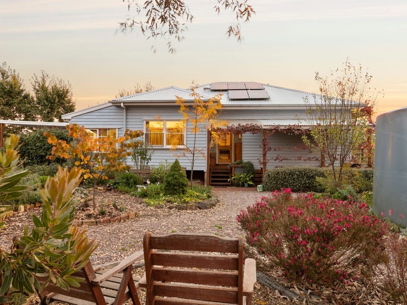 8 Smith Street, Clunes, Vic 3370 - Property Details