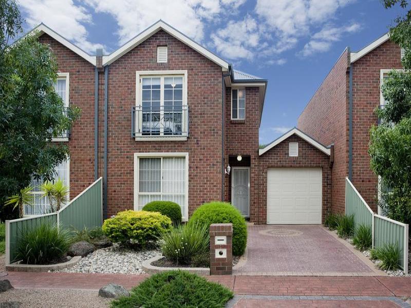 6 Carlisle Terrace, Point Cook, VIC 3030 - realestate.com.au