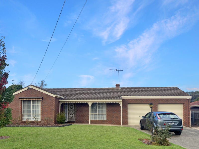 10 Burke Court, Grovedale, Vic 3216 - Property Details