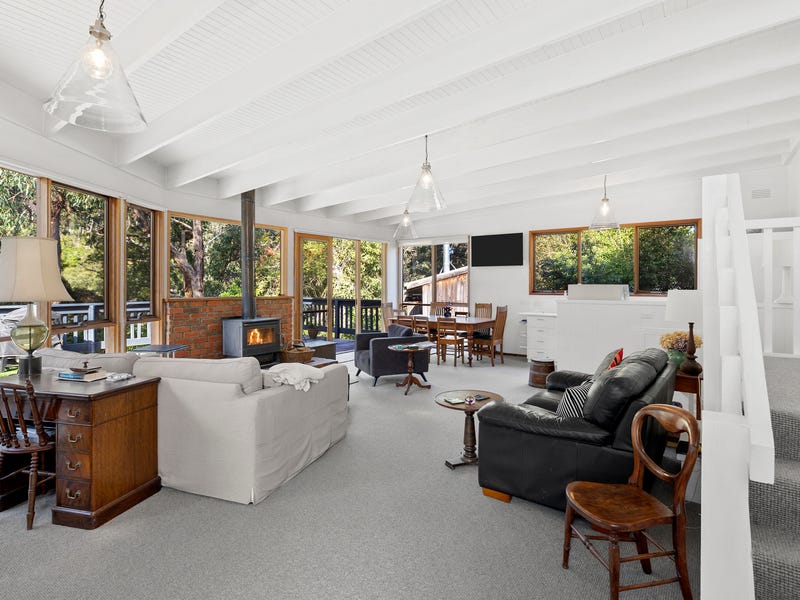 16 Richardson Boulevard, Lorne, VIC 3232 - realestate.com.au