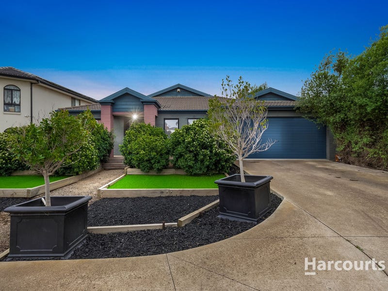 35 Pinewood Crescent, Cairnlea, Vic 3023 - Property Details