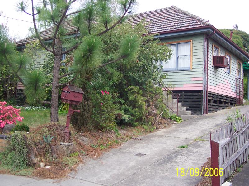 8 Percy Street, Mitcham, VIC 3132 - realestate.com.au