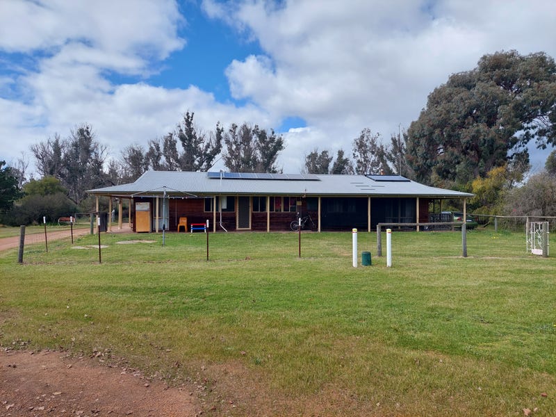 62 Wooding Road, McAlinden, WA 6225 - Property Details