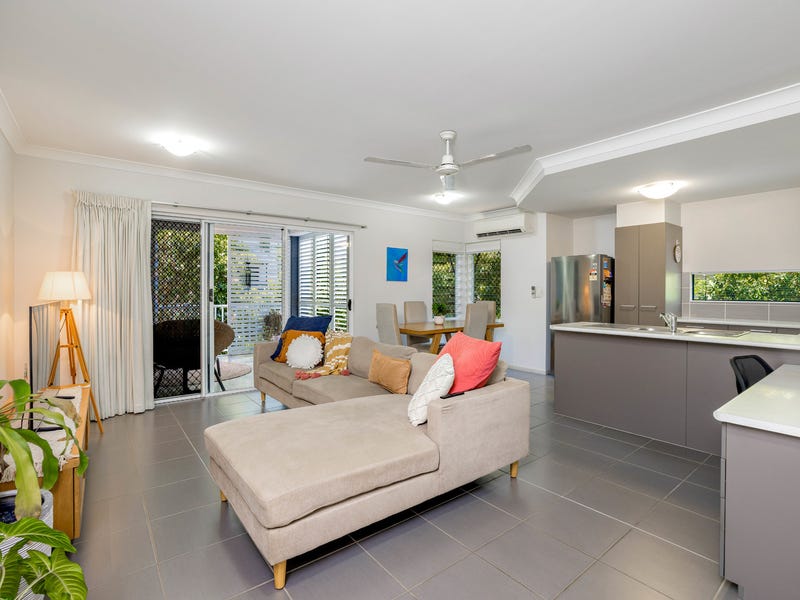 3/109 Callaghan Street, Mooroobool, Qld 4870 - Property Details