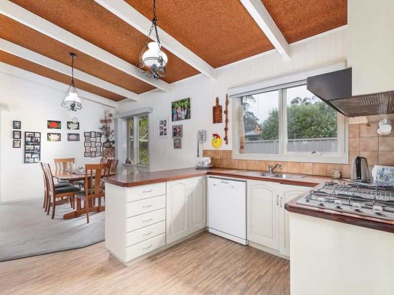 19 Peter Godden Drive, Woodend, Vic 3442 - Property Details