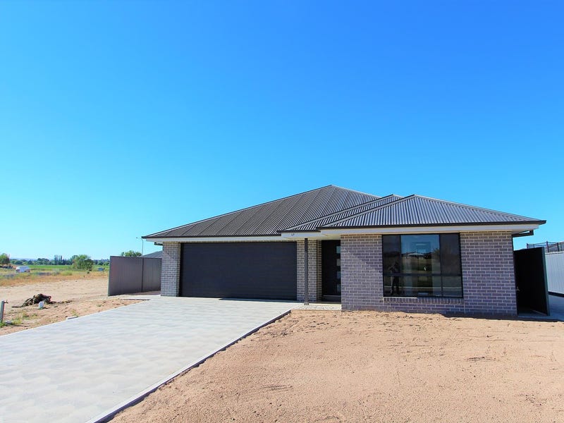 49 Maxwell Drive, Eglinton, NSW 2795 - Property Details