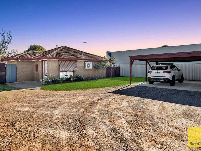 3/225-227 Station Road, Melton, Vic 3337 - Property Details