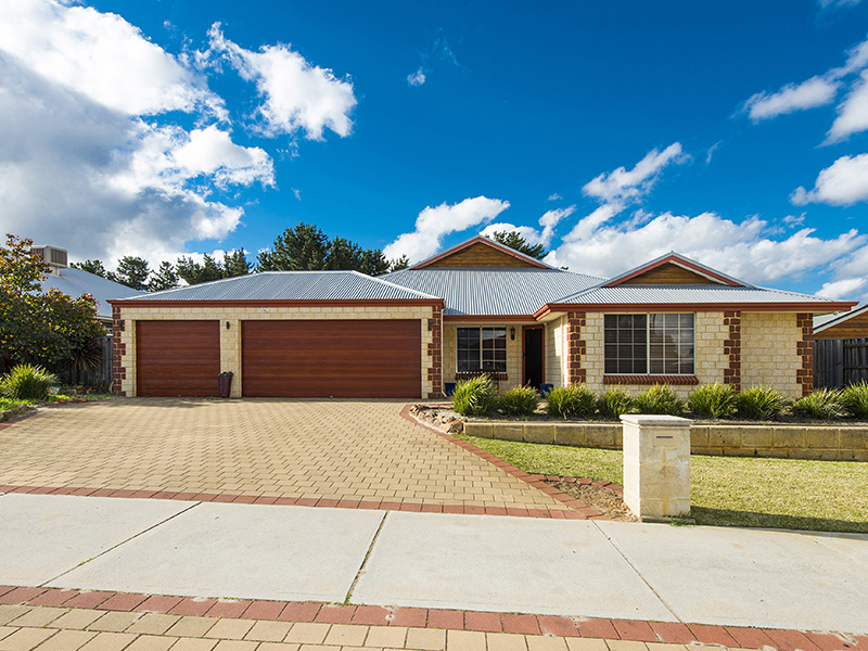 4 Erickson Pass, Ellenbrook, WA 6069 - realestate.com.au