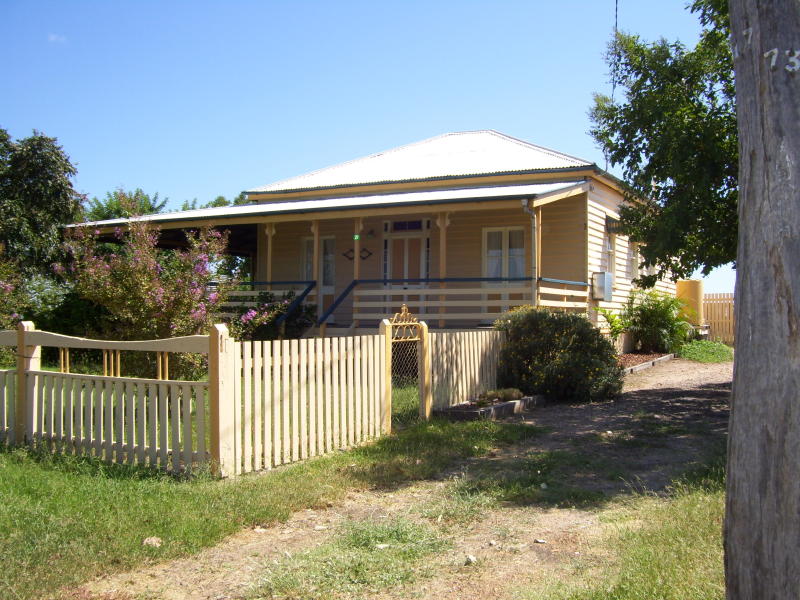 21 Weldon Street, Wandoan, Qld 4419 - Property Details