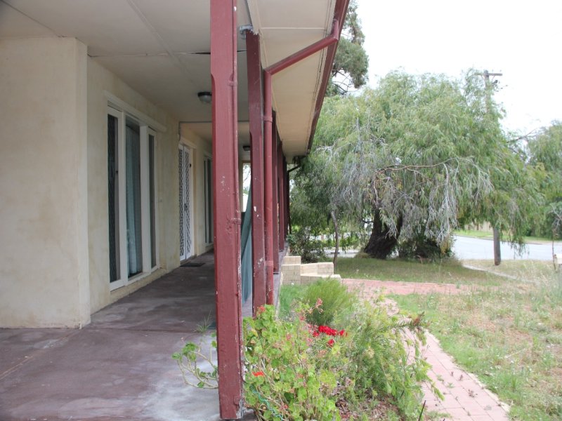 7 Shackleton Street, Bassendean, WA 6054 - Property Details