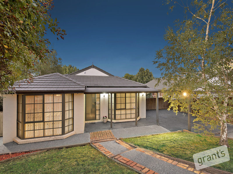 30 Telford Drive, Berwick, VIC 3806 - realestate.com.au