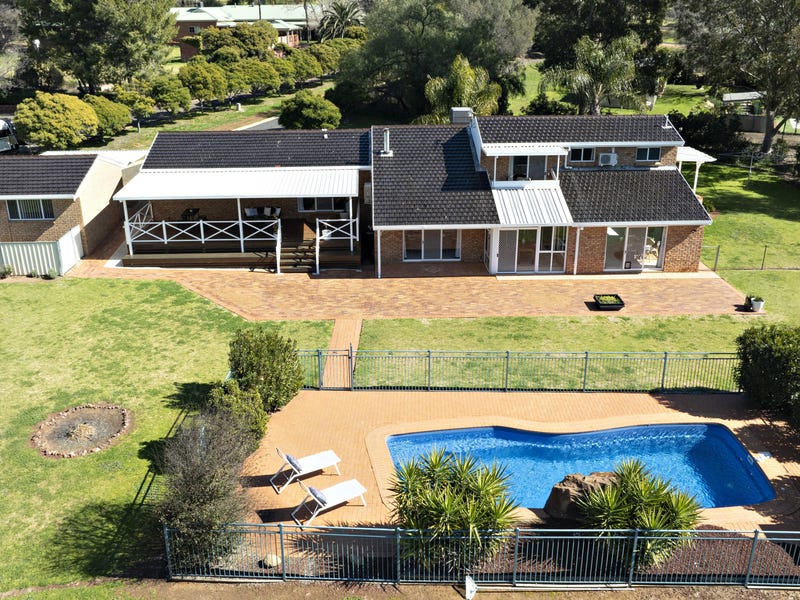 8 Pine Knoll Drive, Dubbo, NSW 2830 - Property Details