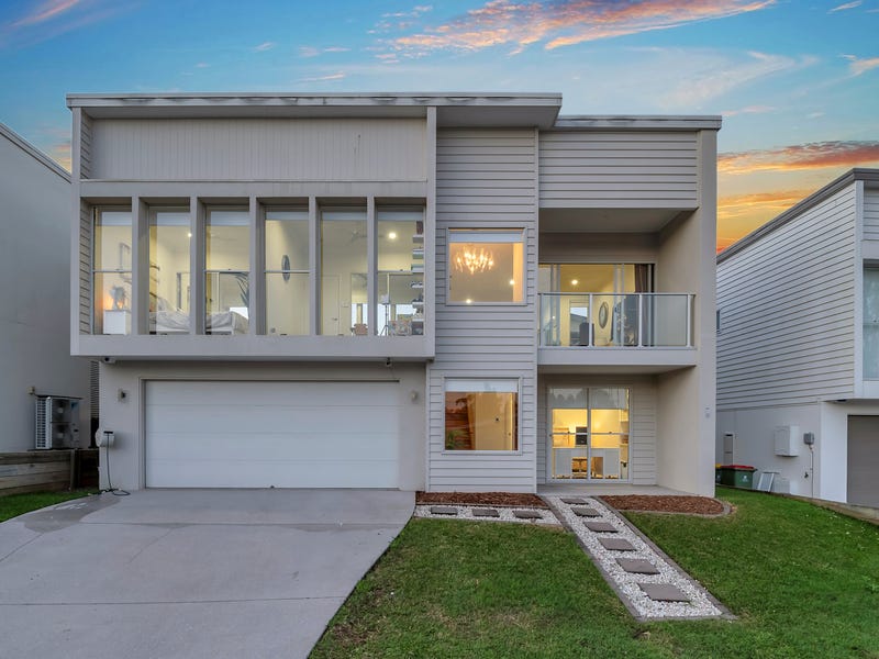 33/99 Brookwater Drive, Brookwater, Qld 4300 - Property Details