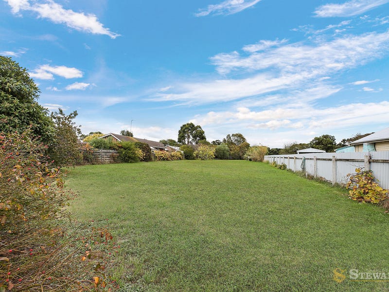 11 Ross Street, Colac, VIC 3250 - realestate.com.au