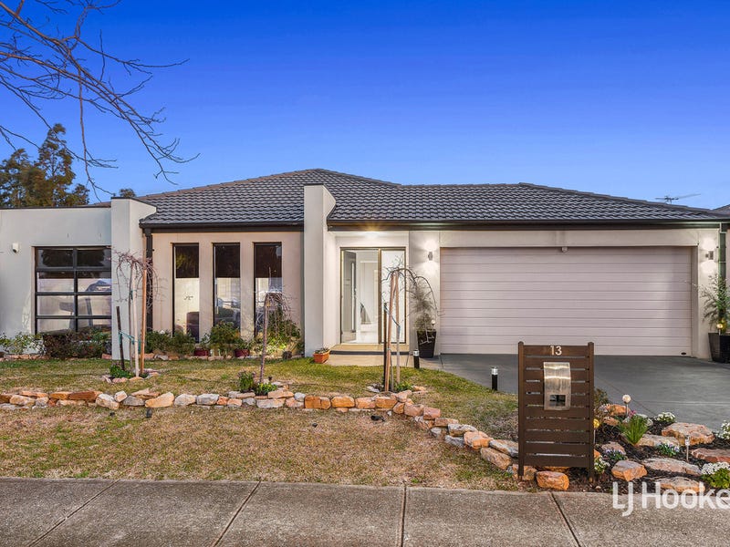 13 Violet Way, Point Cook, VIC 3030 - realestate.com.au
