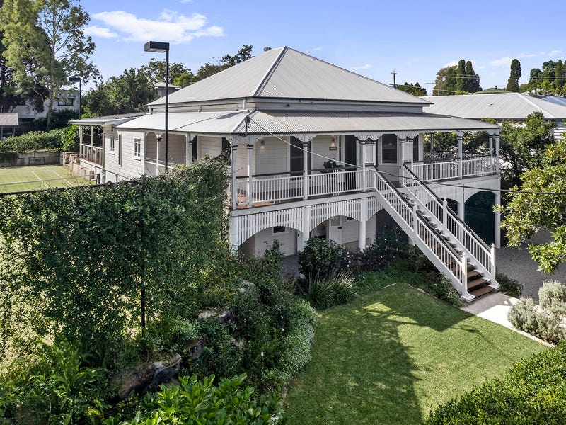 194 Cliveden Avenue, Corinda, Qld 4075 - Property Details