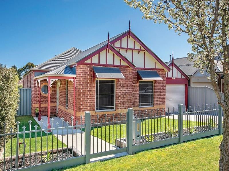13 Clifton Street, Delacombe, VIC 3356 - realestate.com.au