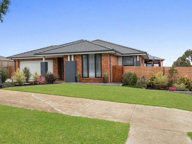 7 Springridge Boulevard, Wallan, Vic 3756 - Property Details