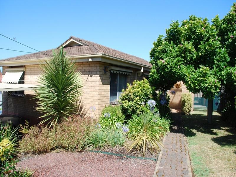 3 Hillside Court, Myrtleford, VIC 3737 - realestate.com.au