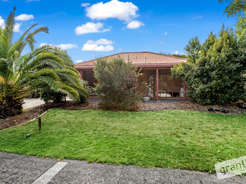 137 Avebury Drive, Berwick, Vic 3806 - Property Details