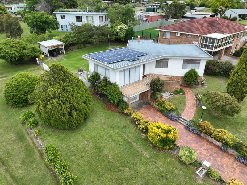 130 Pelham Street, Tenterfield, NSW 2372 - Property Details