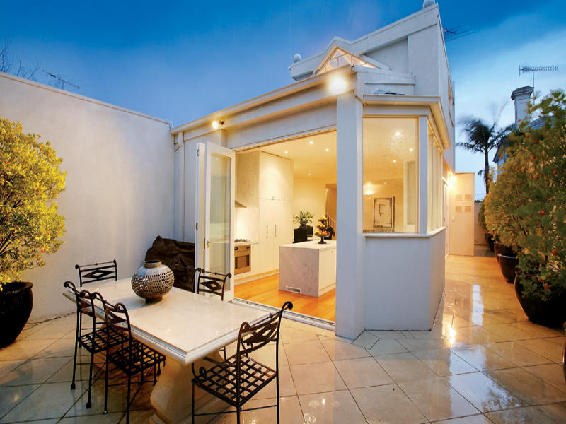 2C Mathoura Road, Toorak, Vic 3142 - Property Details