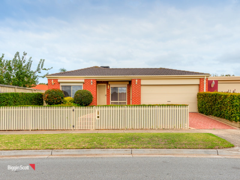 33 Bluegum Way, Hampton Park, VIC 3976 - realestate.com.au