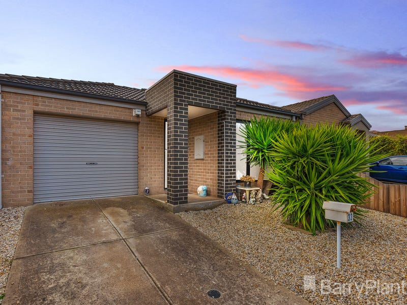 33 Lakewood Boulevard, Melton, Vic 3337 - Property Details