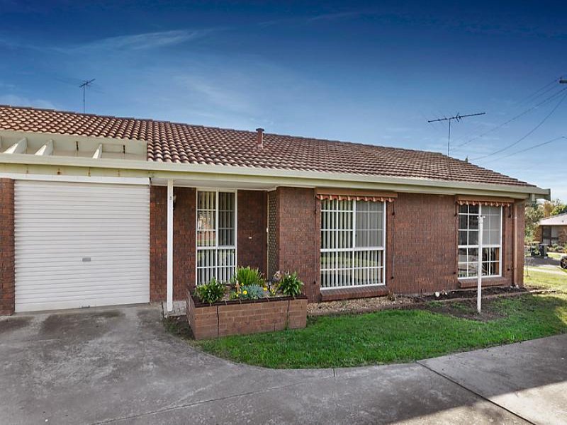 3/44 Crestmoor Drive, Highton, Vic 3216 - Property Details