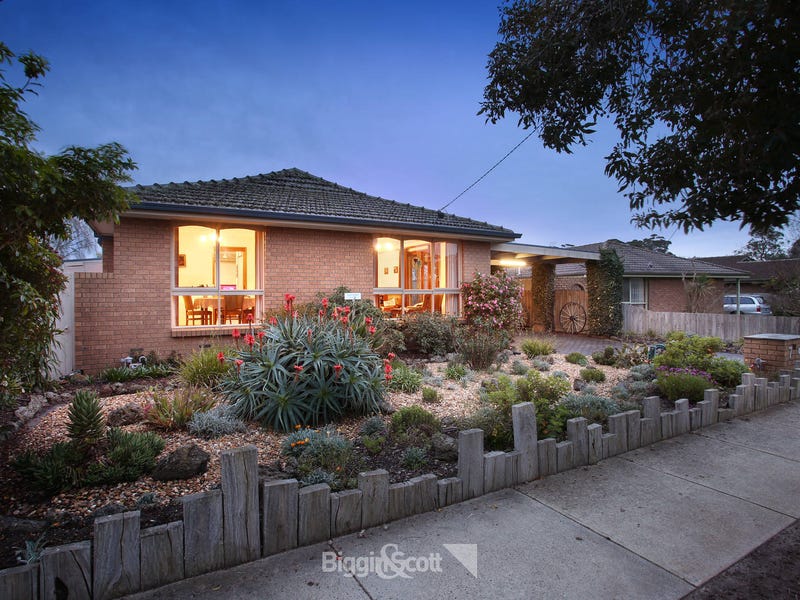 7 Baystone Drive, Cranbourne, Vic 3977 - Property Details