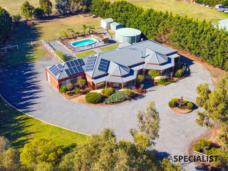 9 Peregrine Road, Oaklands Junction, VIC 3063 - realestate.com.au