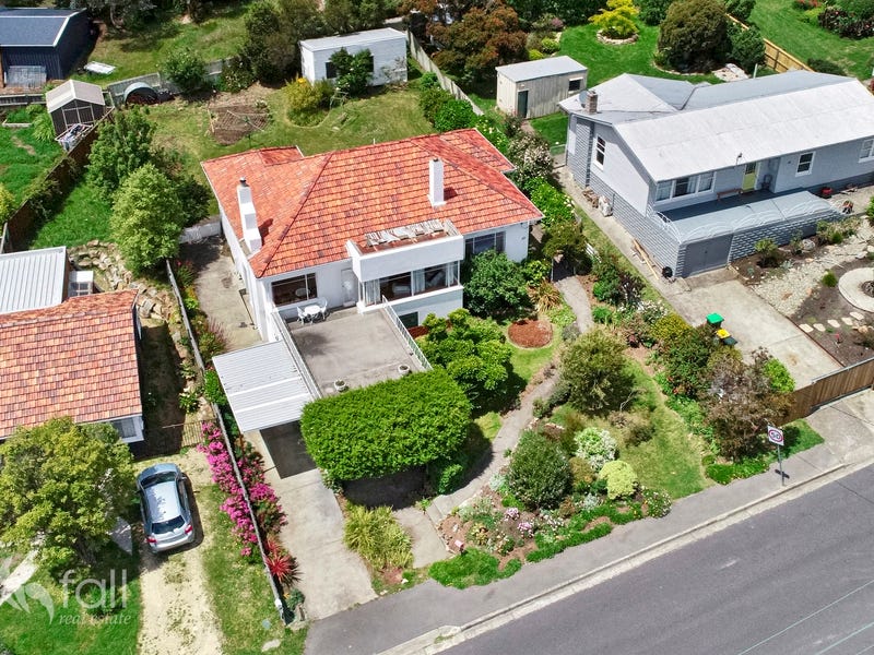 33 Loatta Road, Lindisfarne, Tas 7015 - Property Details