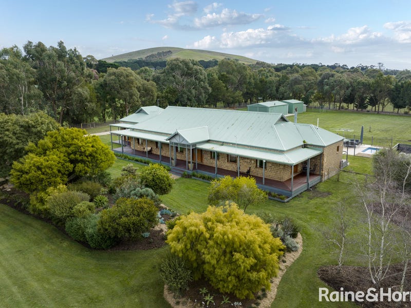 77 Billabong Drive, Monegeetta, Vic 3433 - Property Details