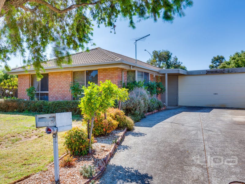 8 Tiber Close, Werribee, Vic 3030 - Property Details