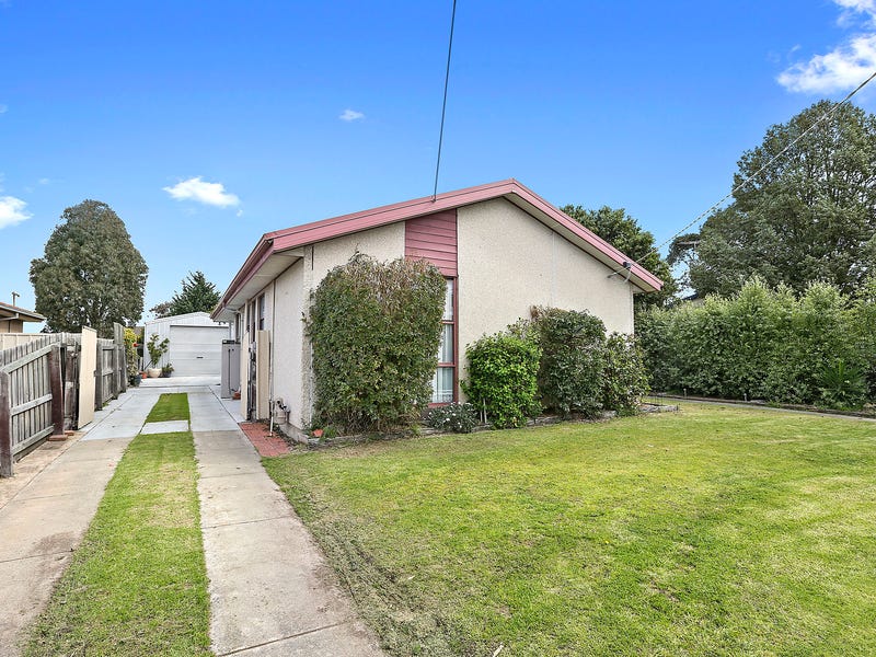 15 Freedom Court, Whittington, VIC 3219 - realestate.com.au