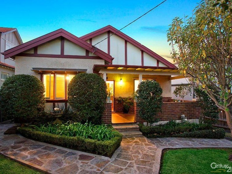 7 Bega Road, Northbridge, NSW 2063 - Property Details